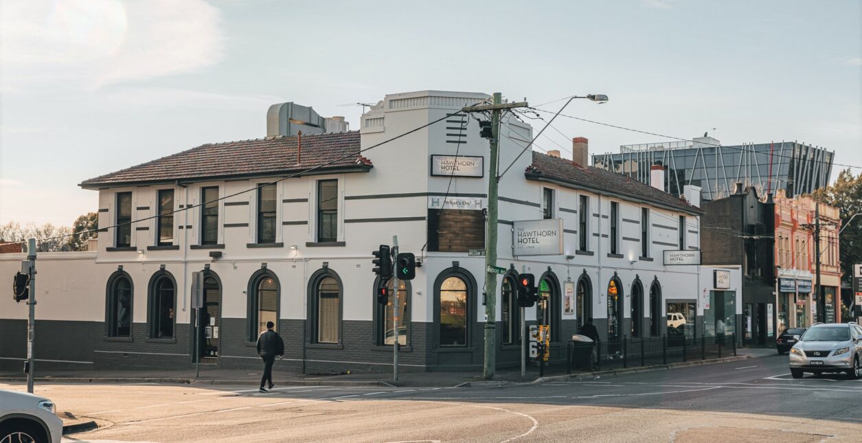 Iconic Pub & Beer Garden - The Hawthorn Hotel
